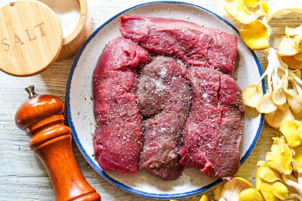 How to Cook Antelope Steak with Mushrooms - Wild Game & Fish